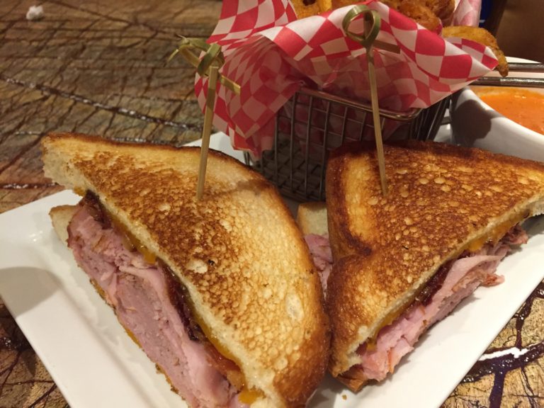 Westgate Las Vegas Restaurants Sid's Cafe | On The Road Eats